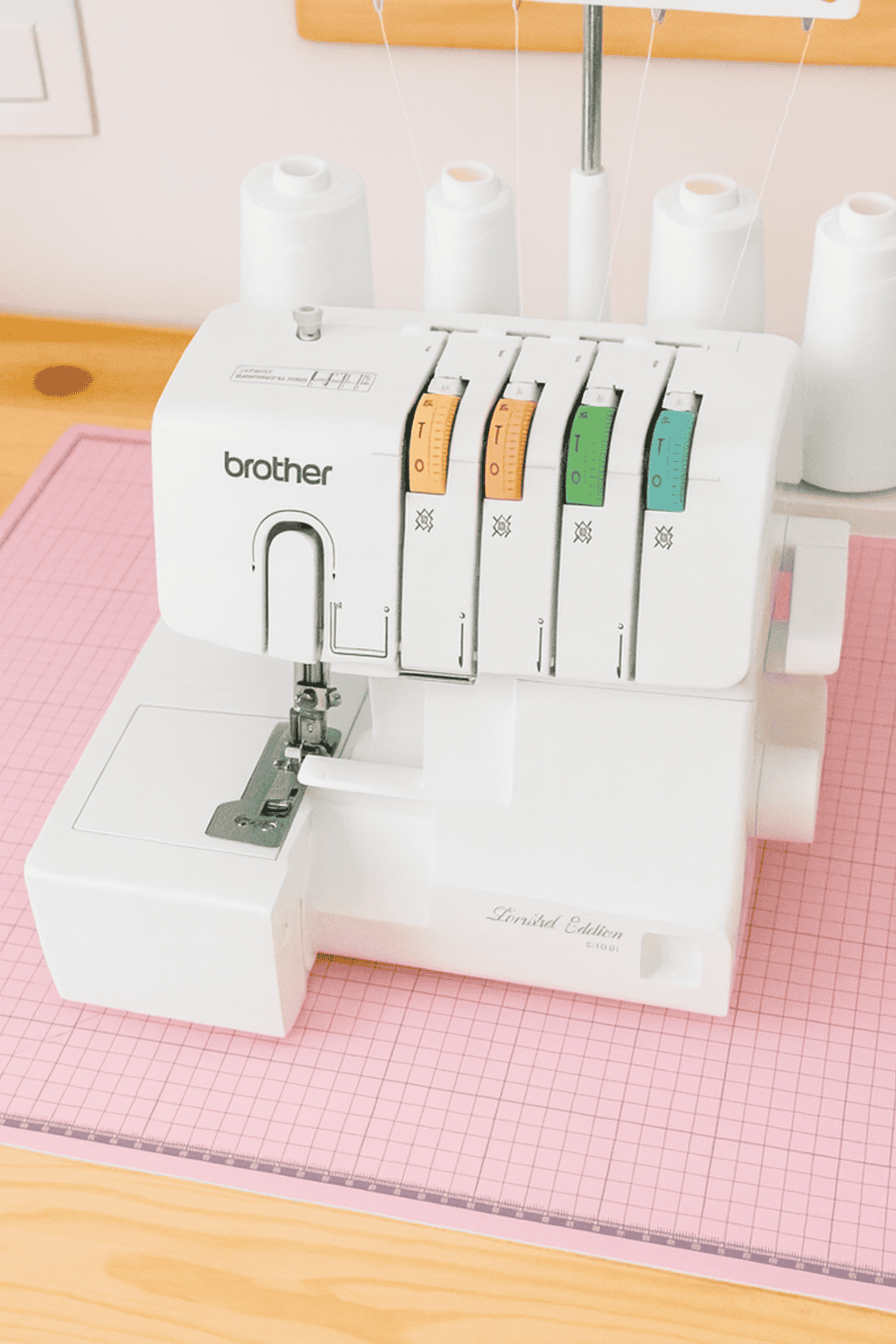 What’s an Overlocker (or Serger) and What It Actually Does for Your ...