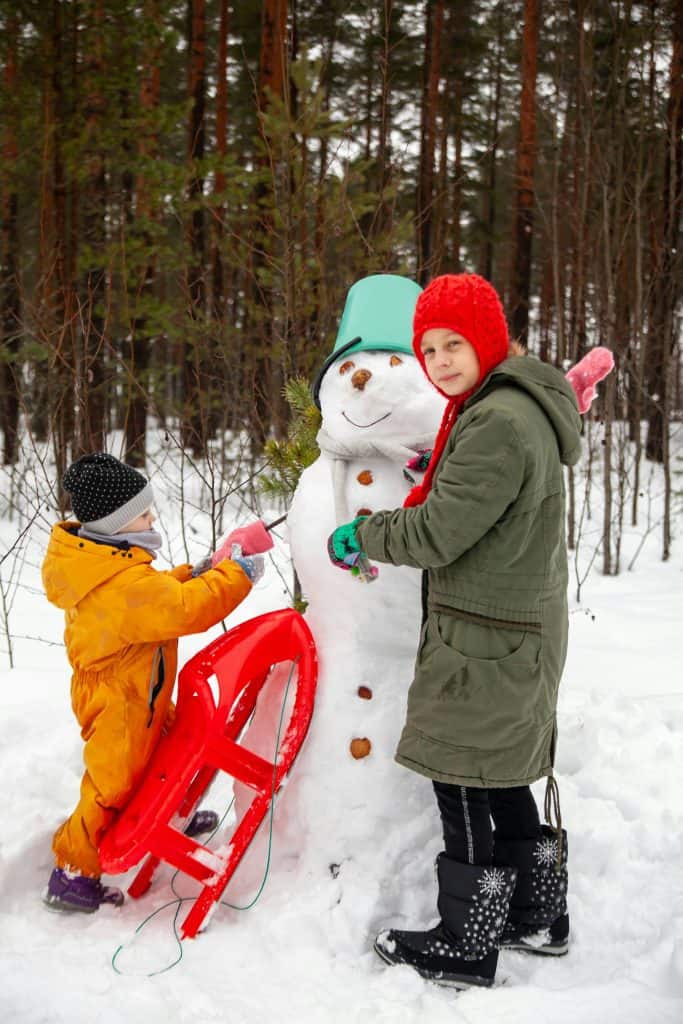 7 Wonder-Filled Forest School Activities for Winter